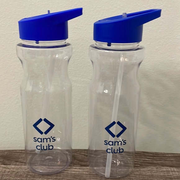 Dining | Sams Club Clear Plastic Water Bottles With Flip Top And Straw ...